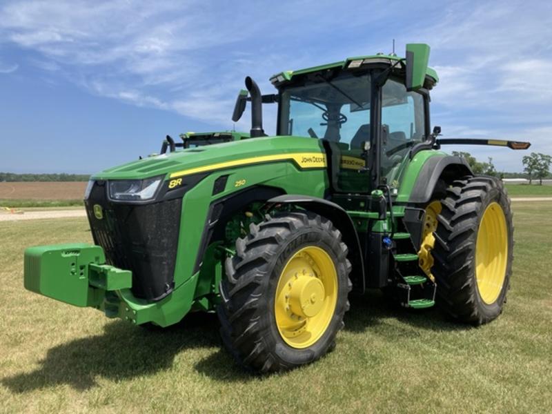John Deere 8R 250 tractor | Tractor Library